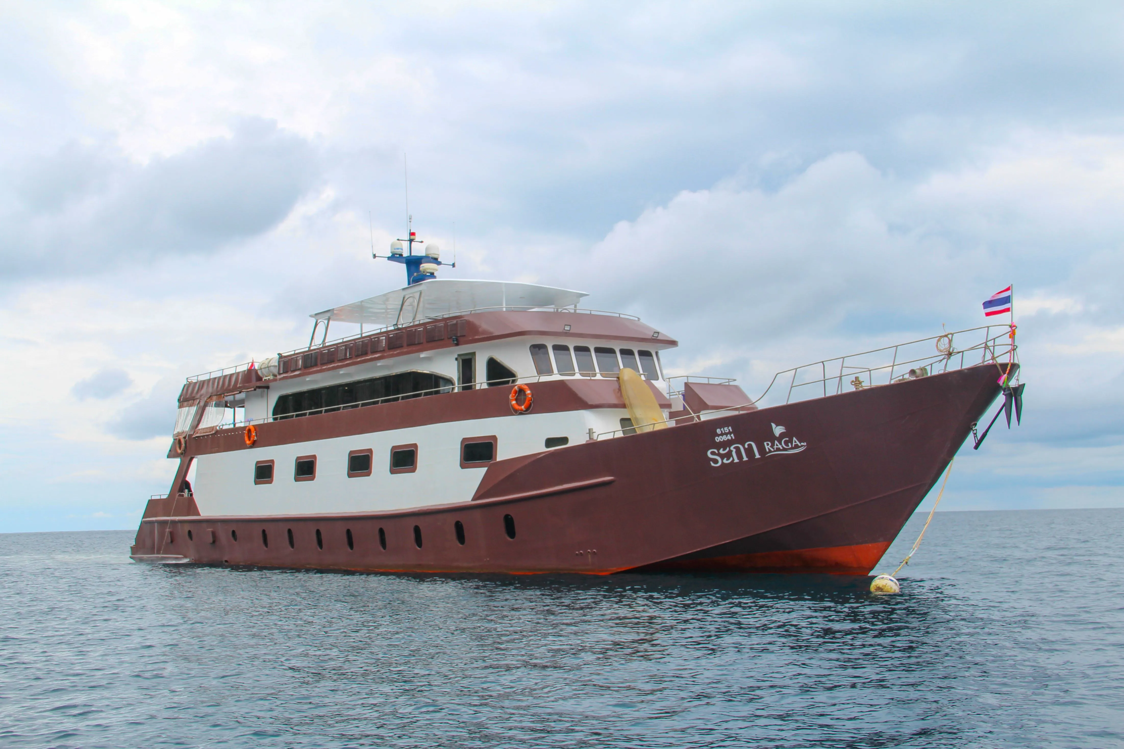 MV Raga Liveaboard in Thailand | Book now - Giant Stride